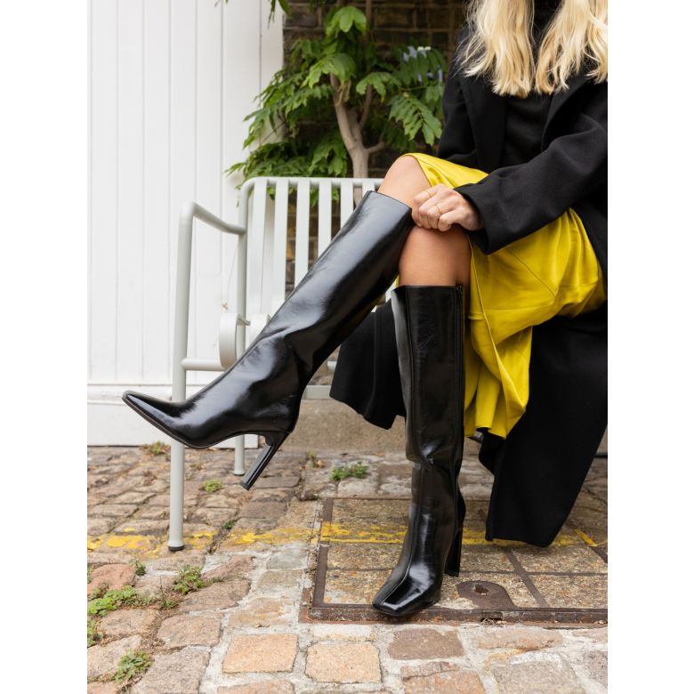 On the knee boots store